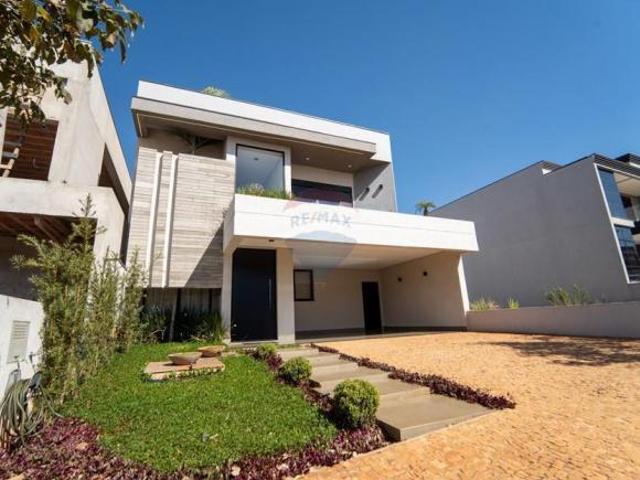 Casa com 244m² 3 suítes Reserva Imperial
