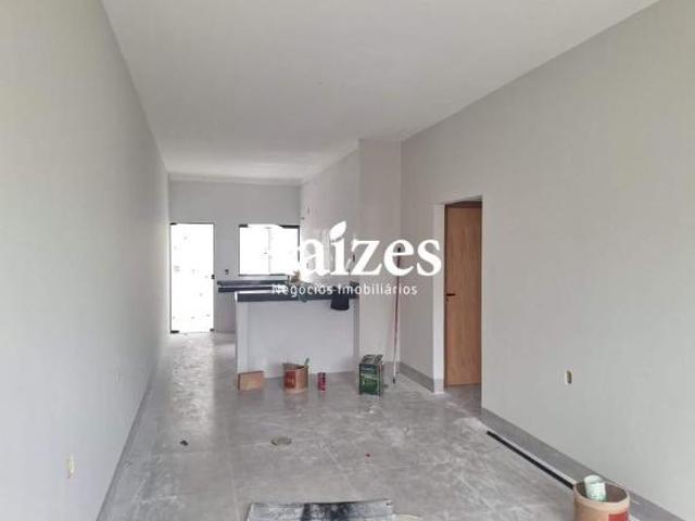 Casa com 2/4 sendo 1 suíte no Planalto