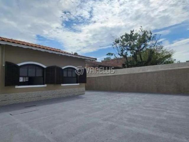 CASA COM 250,00 m² JARDIM PERUÍBE PERUÍBE SP