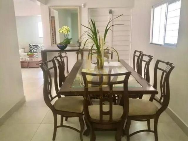 Casa com 250 m², 5 quartos sendo 2 suítes à venda/locação no bairro Campo Belo