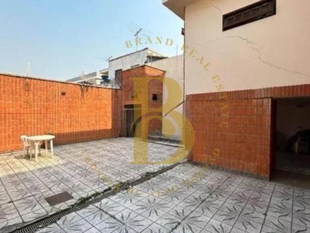 Casa com 250 m², 3 quartos sendo 0 suíte à venda no bairro Vila Romana