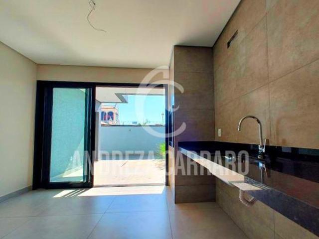 Casa com 250 m² e 3 quartos à venda no Condomínio Ibiti Reserva