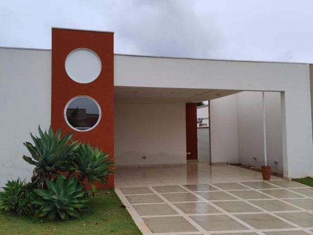 Casa com 250 m² e 3 quartos à venda Araçoiaba da Serra SP