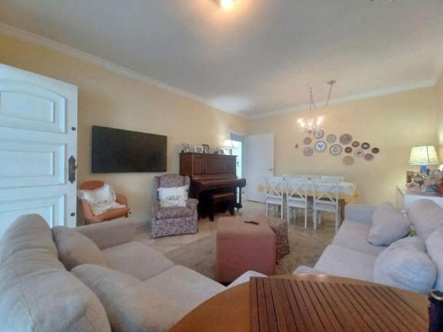 Casa com 250 m² e 3 quartos à venda em Jardim Londrina