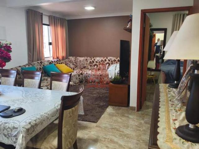Casa com 250m² de Terreno à Venda na Vila São Domingos – 6 Vagas de Garagem Próx