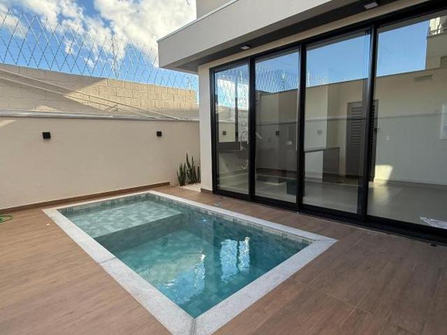 Casa com 253 m² e 4 quartos à venda no Parque Taua Arangua