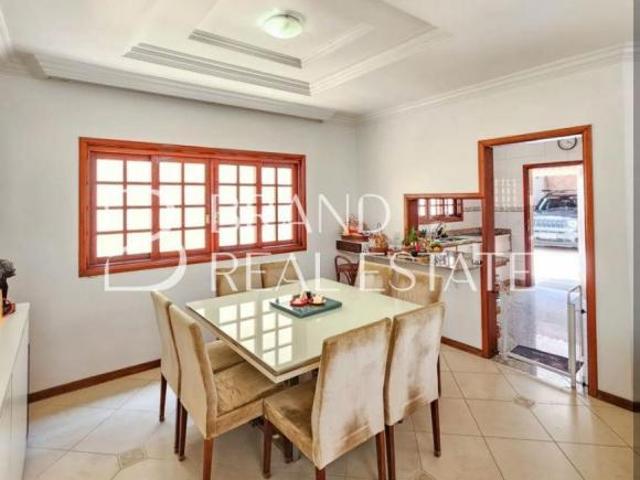 Casa com 254 m², 4 quartos sendo 4 suítes e 4 vagas á venda na Saúde