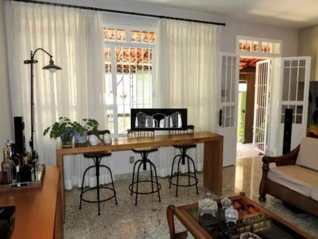 Casa com 255m² em Paraíbuna
