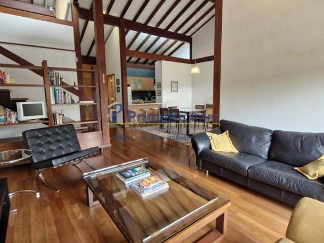Casa com 256m2 au,543m2 at, 2 suites,piscina, escritório e jardim
