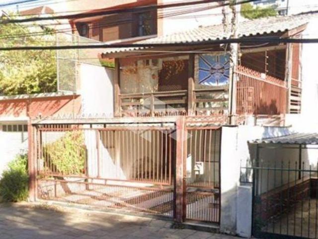 Casa com 257 m² no Bairro Petrópolis