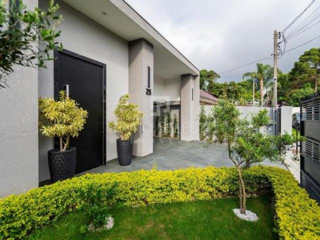 Casa com 261.66 m², 4 quartos sendo 2 suítes à ven