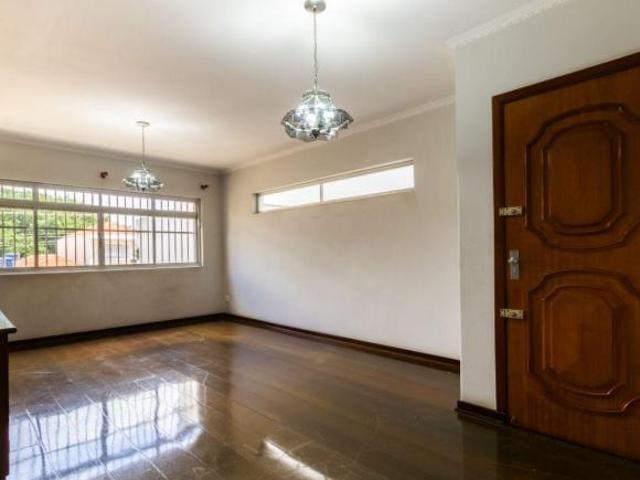 Casa com 267m² de terreno na Vila Ipojuca | 3 dorms, terraço e grande potencial