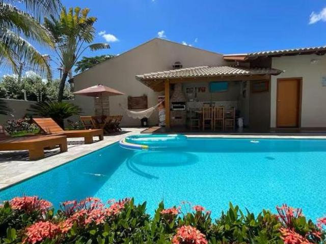 Casa com 270 metros², 3 quartos, piscina e churrasqueira em Guarujá SP