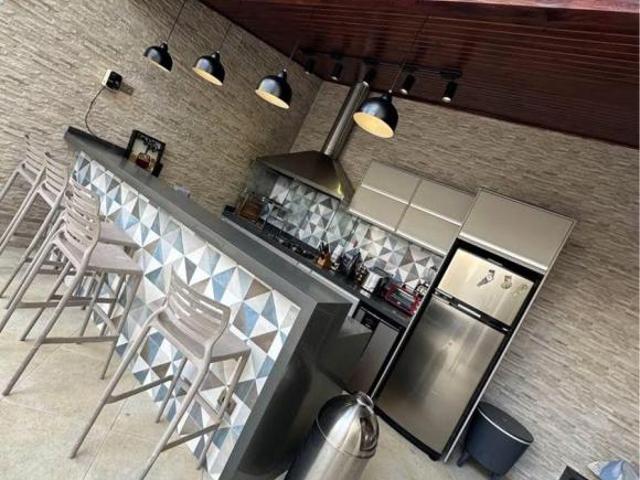 Casa com 270mts², 3quartos, piscina e churrasqueira em Santa Lúcia BH