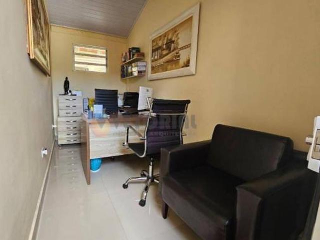 Casa com 275 m² e 3 quartos SENDO 1 SUITE à venda em Jardim Primavera