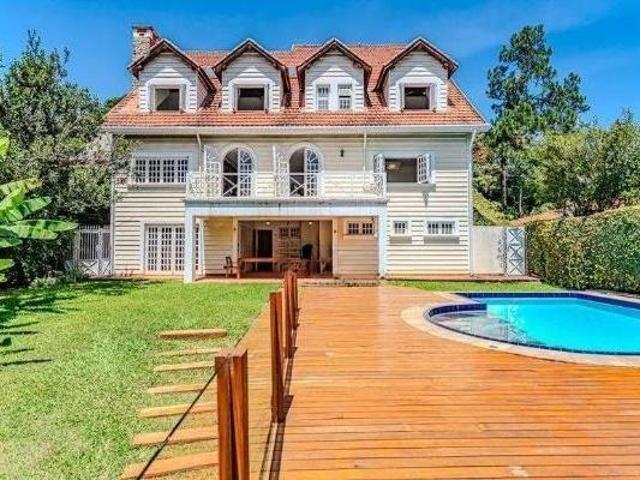 Casa com 280 m², 4 quartos sendo 4 suítes à venda no Morumbi