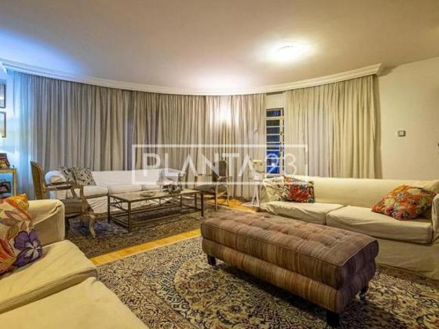 Casa com 280 m², 3 quartos sendo 1 suíte à venda no bairro Sumaré