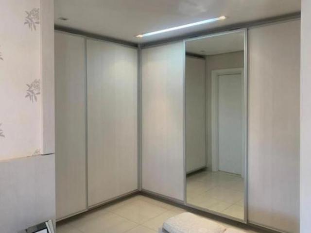 Casa com 280 m² e 3 quartos à venda no Centro