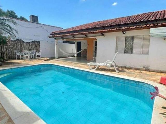Casa com 280 mt², 4 quartos, 2 suítes, 3 vagas, piscina e área de lazer à venda na Praia dos Sonhos