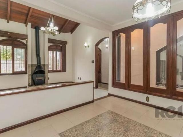 Casa com 287m², 5 dormitórios, piscina, 4 vagas no bairro Jardim Itu