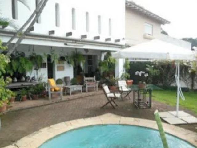 Casa com 290 m², 3 quartos sendo 3 suítes à venda no bairro Panamby