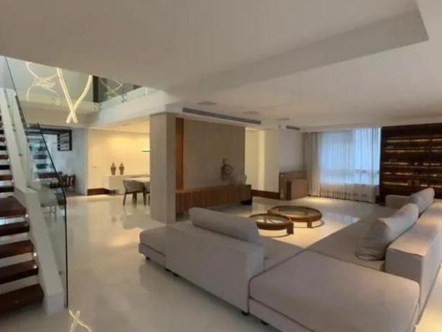 Casa com 290 m² e 4 quartos à venda em Portal do Paraíso II ideal para a sua familia