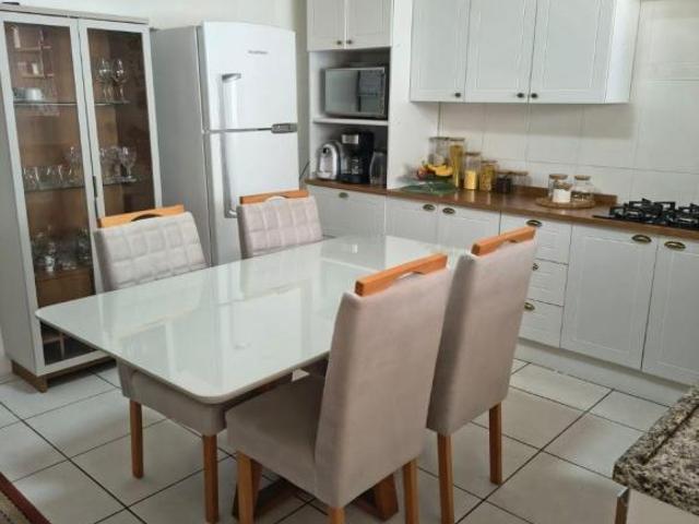 Casa com 2 moradias à venda – Mogilar, Mogi das Cruzes Excelente oportunidade para morar e investir!