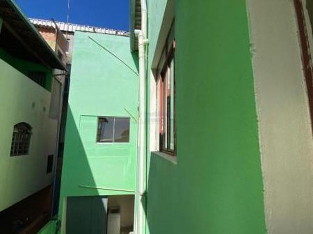 CASA COM 2 MORADIAS