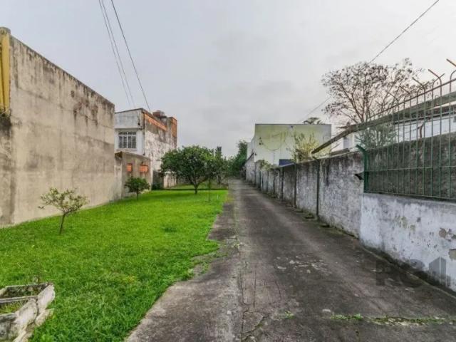Casa com 2 dormitórios no bairro Vila João Pessoa