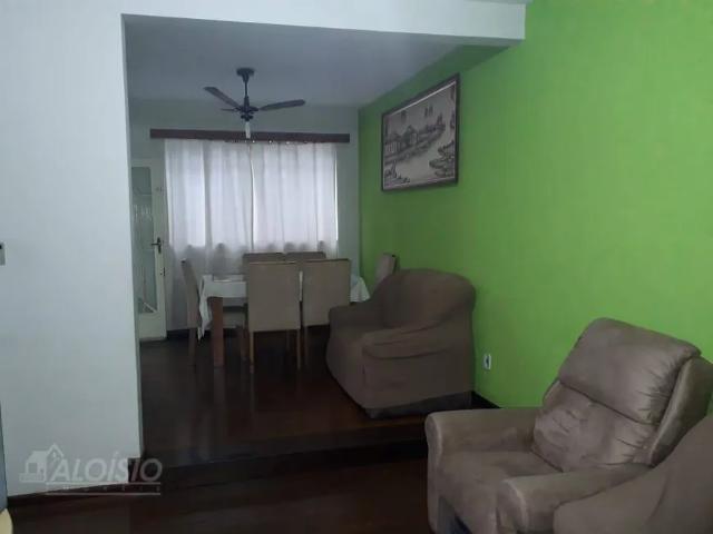 Casa com 2 dormitórios à venda por R$ 450.000,00 Centro Taubaté/SP