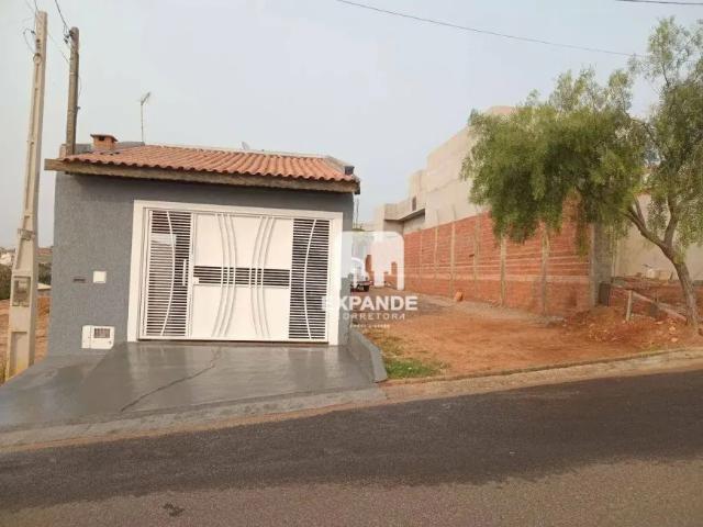 Casa com 2 dormitórios à venda, 110 m² por R$ 380.000,00 Lívia I Botucatu/SP
