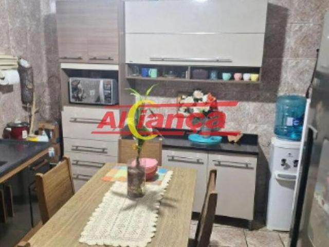Casa com 2 dormitórios na Estrada Guarulhos Nazaré em Guarulhos