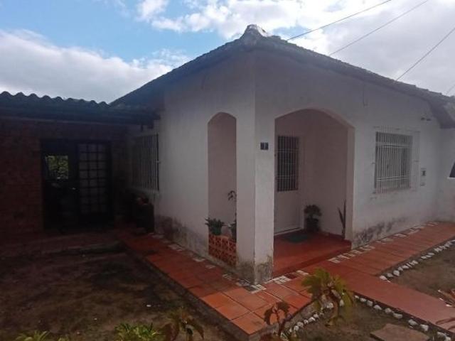Casa com 2 dormitórios no bairro Glória