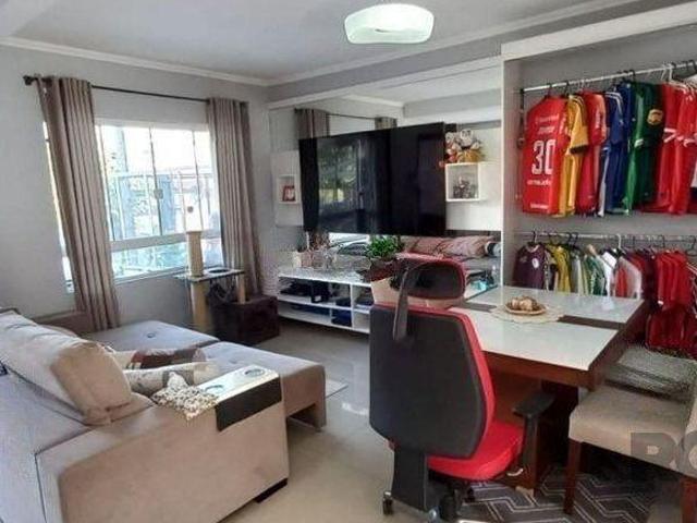 Casa com 2 dormitórios no bairro Hípica