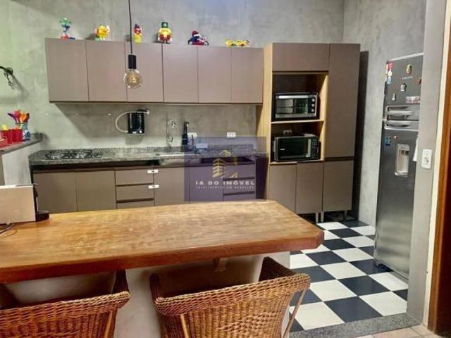 Casa com 2 dormitórios no Jardim Prudência!