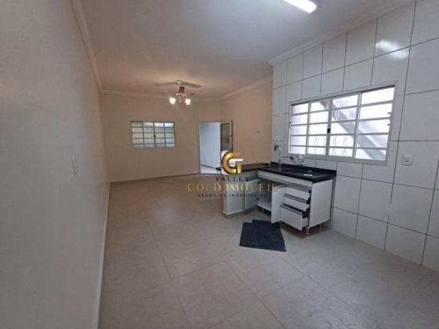 Casa com 2 dormitórios à venda, 107 m² por R$ 380.000,00 Village das Flores Caçapava/SP