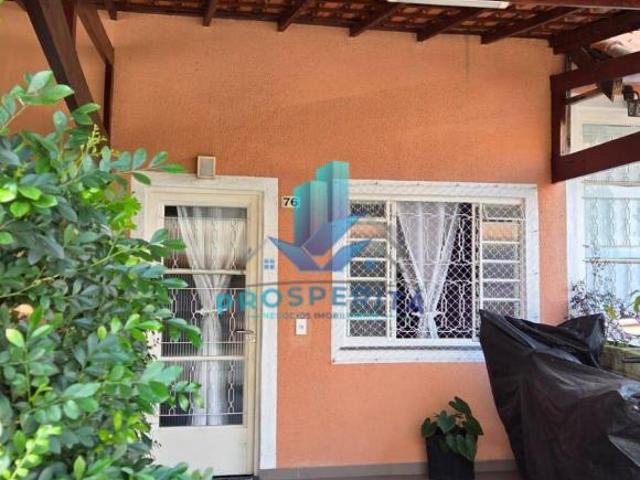 Casa com 2 Dormitórios à Venda
