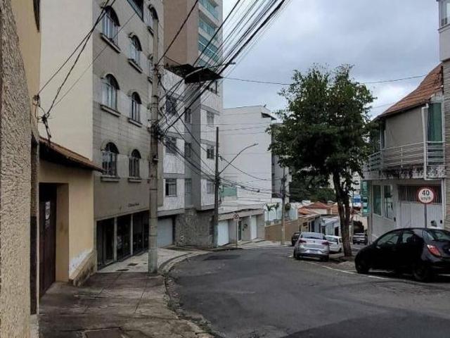 Casa com 2 dormitórios à venda, 100 m² por R$ 350.000 São Mateus Juiz de Fora/MG