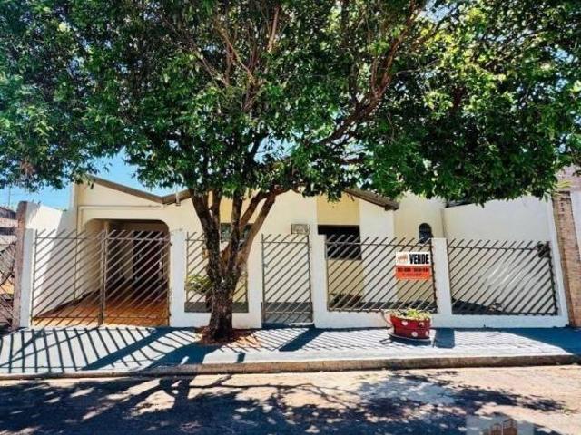 Casa com 2 dormitórios à venda, 119 m² por R$ 140.000,00 Centro Navirai/MS