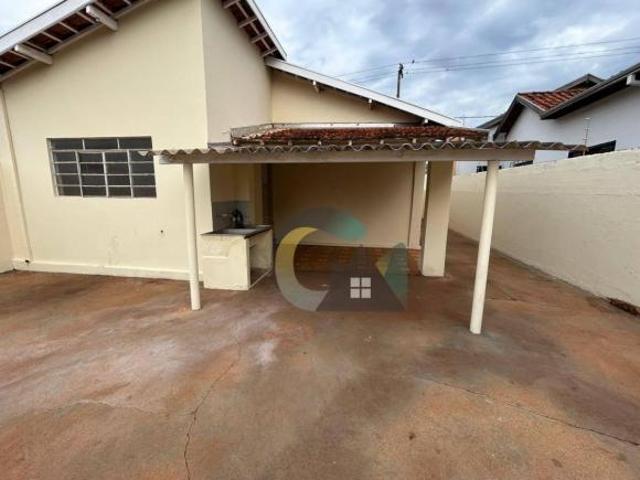 Casa com 2 dormitórios à venda, 110 m² por R$ 350.000,00 Centro Barretos/SP