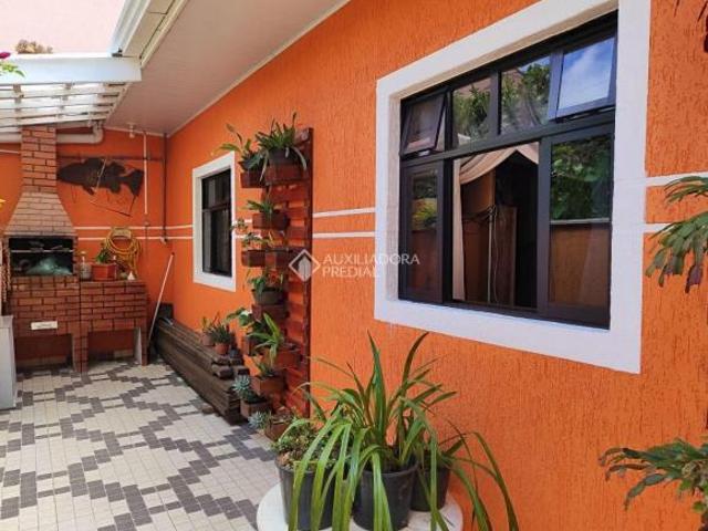 Casa com 2 dormitórios à venda, 110 m² por R$ 398.900,00 Santo Antônio São José dos Pinhais/PR