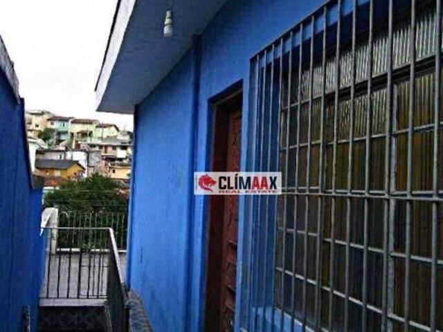 Casa em Jardim Mutinga com sala ampla, jardim e ambientes ventilados São Paulo