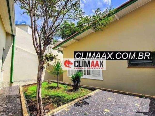Casa à venda em Vila Madalena com 130m² construídos, 190m² de terreno, suíte, quintal e edícula Zo