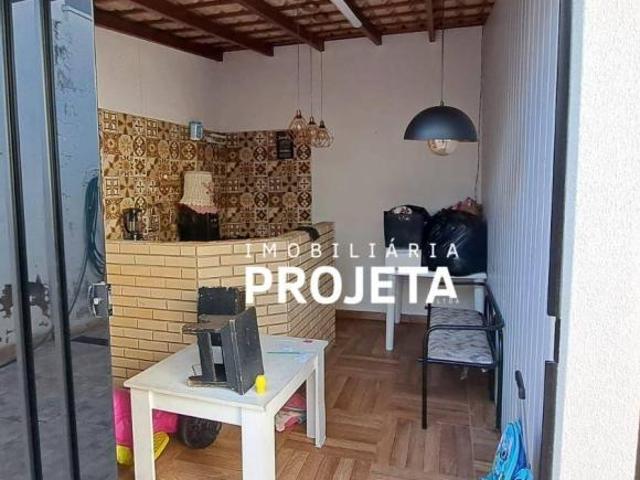 Casa com 2 dormitórios à venda, 145 m² por R$ 470.000,00 Conjunto Habitacional Ana Jacinta Presi