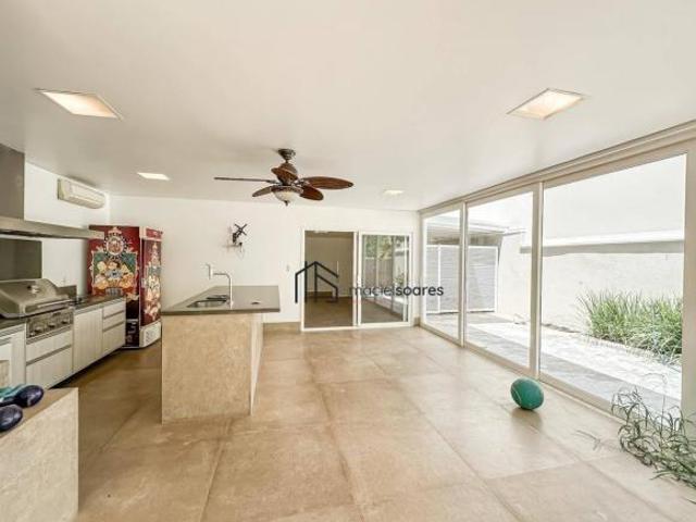 Casa com 2 dormitórios à venda, 150 m² por R$ 1.050.000,00 Condomínio Manaca Jaguariúna/SP