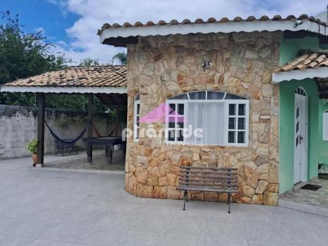 Casa com 2 dormitórios à venda, 168 m² por R$ 750.000,00 Pontal de Santa Marina Caraguatatuba/SP