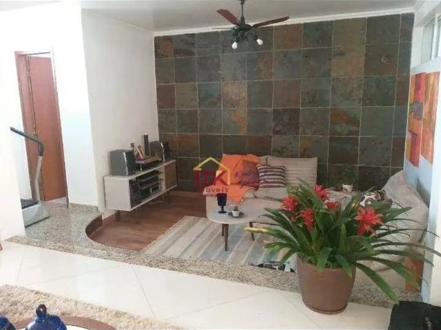 Casa com 2 dormitórios à venda, 160 m² por R$ 710.000,00 Jardim Independência Taubaté/SP