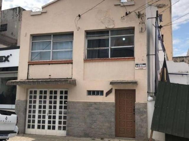 Casa com 2 dormitórios à venda, 190 m² Centro Taubaté/SP