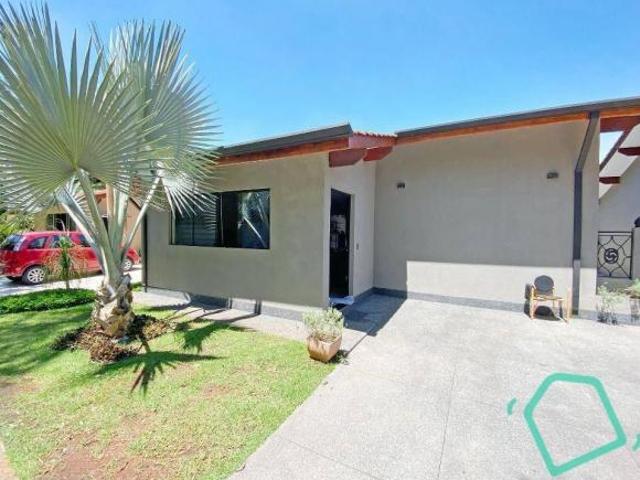 Casa com 2 dormitórios à venda, 200 m² por R$ 1.350.000,00 Granja Viana Carapicuíba/SP