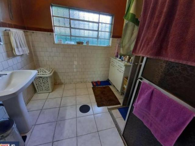 CASA COM 2 DORMITÓRIOS A VENDA